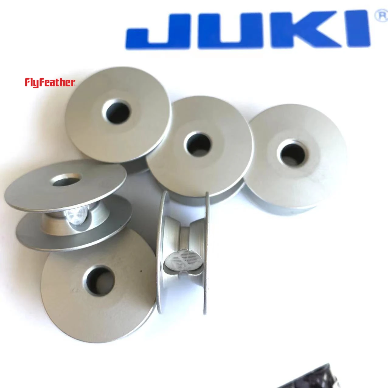 JUKI-APW-895-896-BOBBIN-400-66272-Automatic-bag-opening-sewing-machine ...