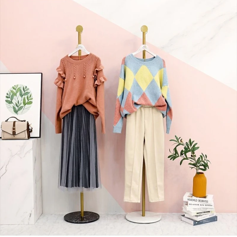 Clothes-Selling-Store-Live-Broadcast-Positive-Hanging-Rack-Furniture ...