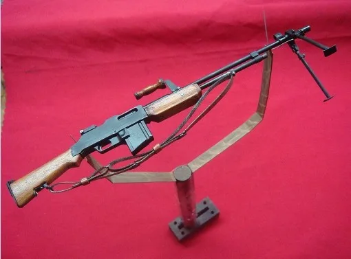 1-6-Browning-light-machine-gun-World-War-II-US-light-machine-gun ...