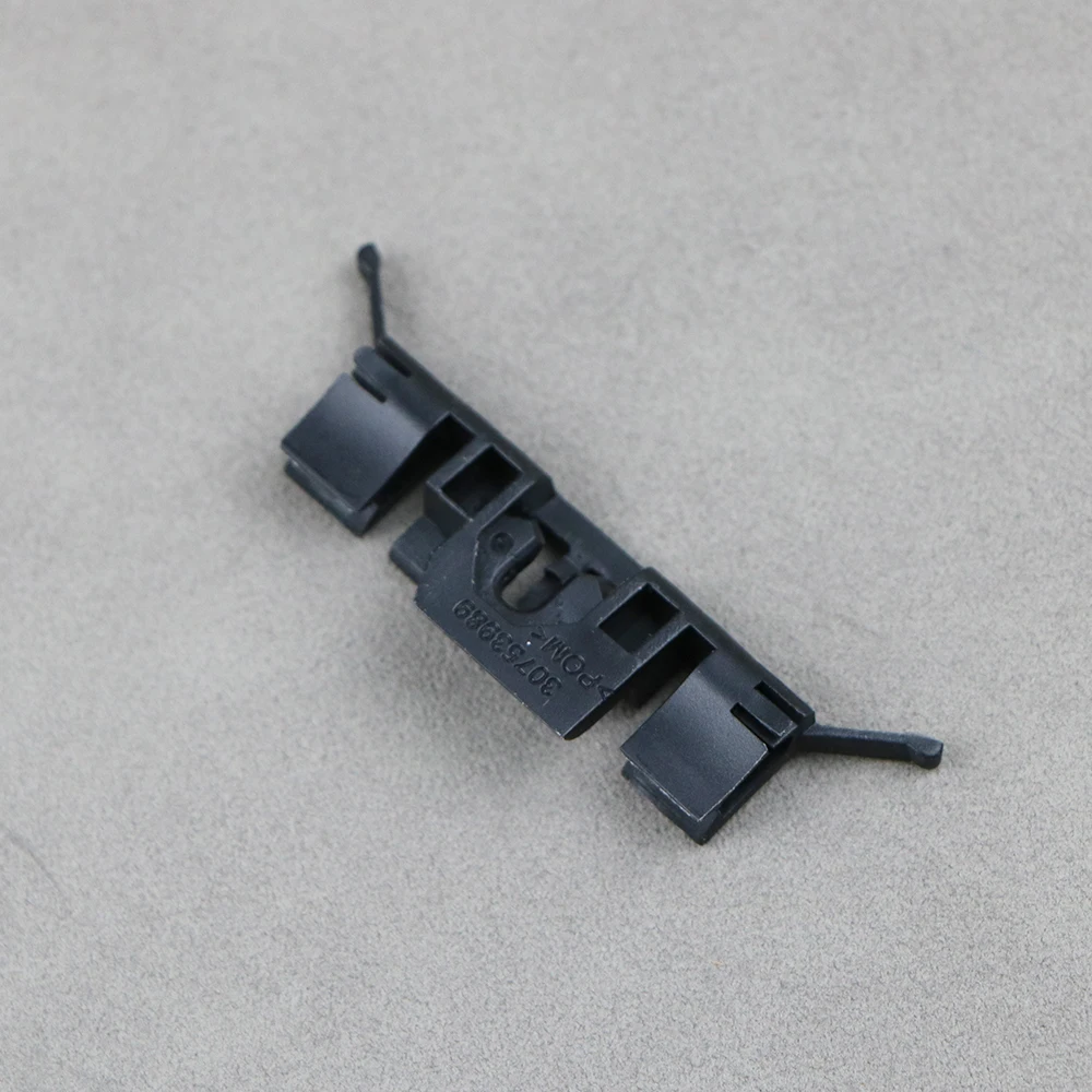30753989-Front-Windshield-Molding-Clip-For-Volvo-S60-MK2-2011-2012-2013 ...