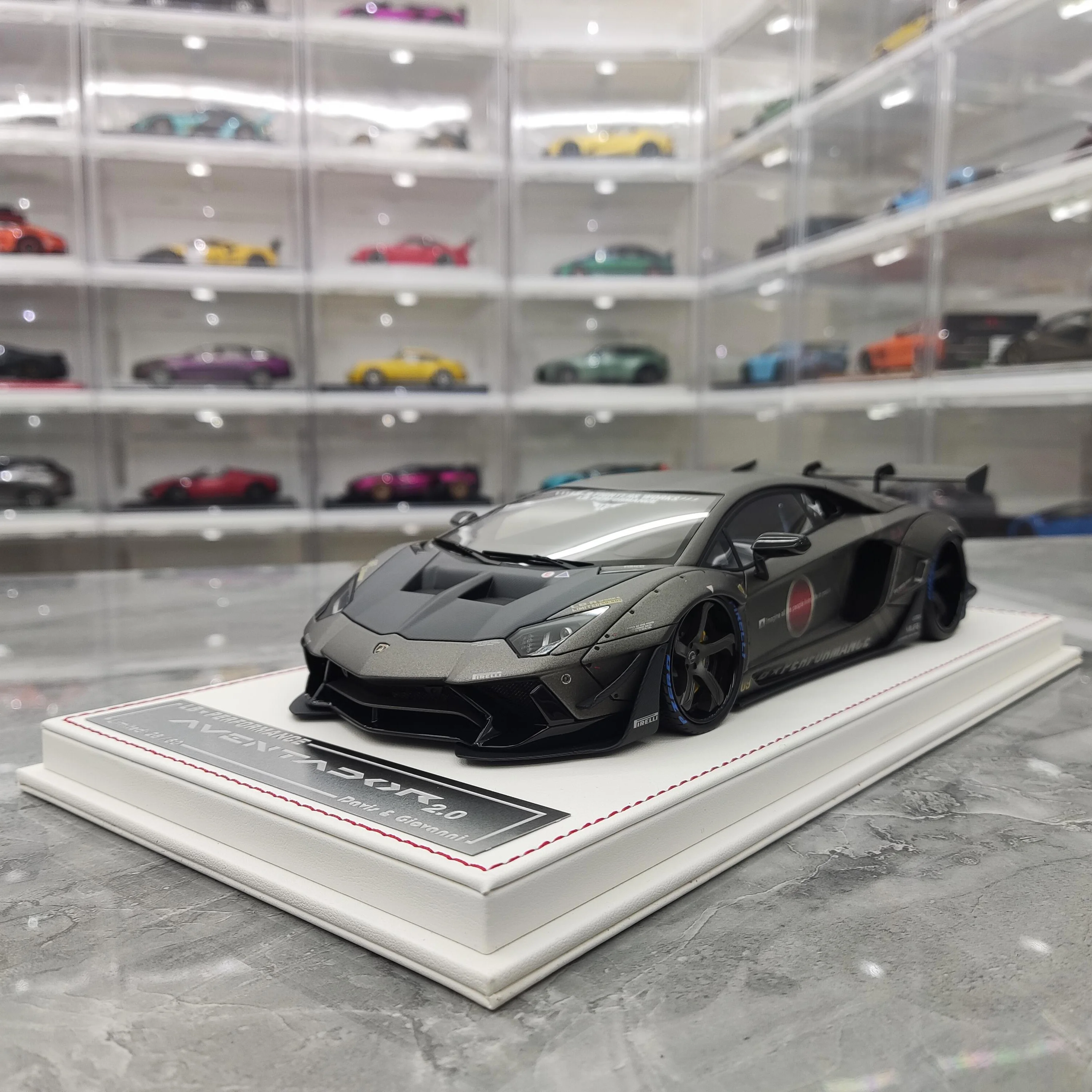 1-18-Scale-Aventador-2-0-LBWK-Super-Car-Limited-Edition-Resin-Car-Model ...
