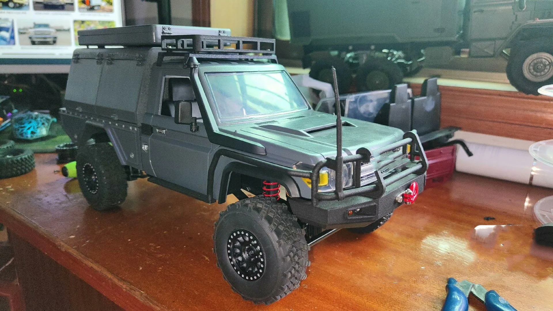 MN-MODEL-MNRC-MN82-RTR-1-12-2-4G-4WD-RC-Car-Land-Cruiser-LC79-Rock.jpg