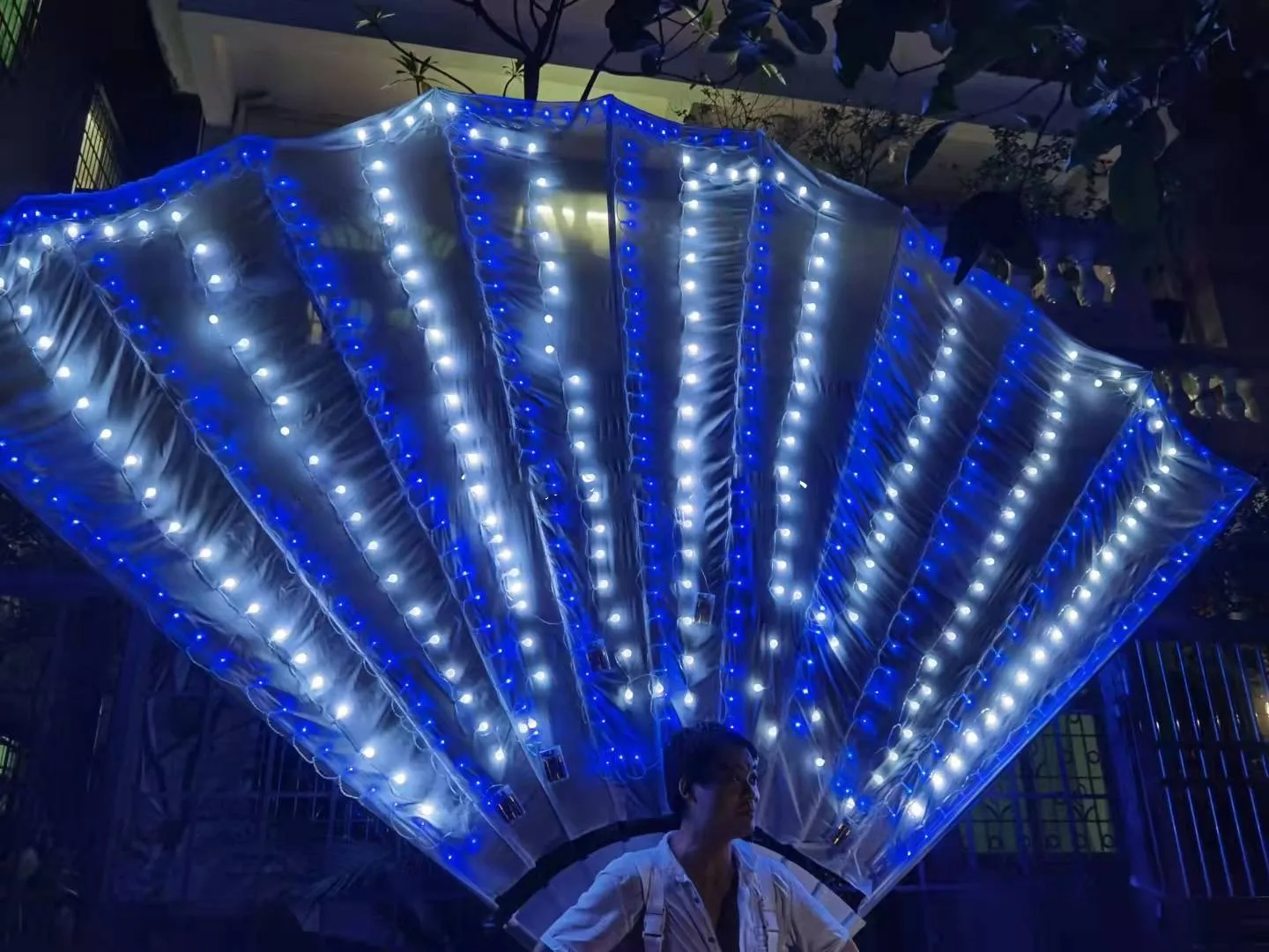 Bar-show-circus-sense-of-science-and-technology-LED-luminous-large ...