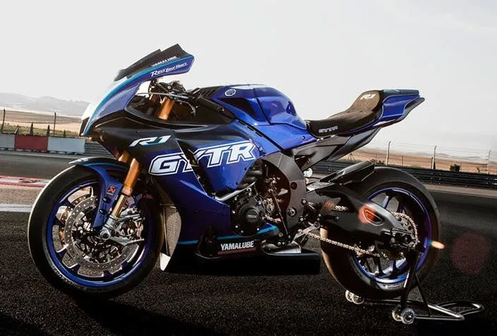 Yamaha R1 Black And Blue