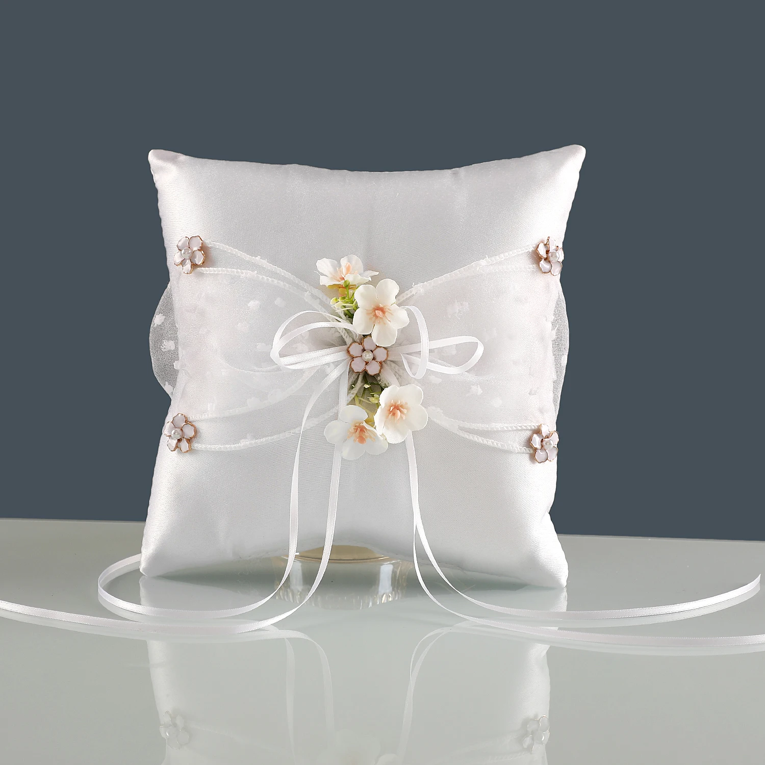 Wedding Bridal Ring Pillow with Bow - Elegant Ceremony Accessory Gift ...