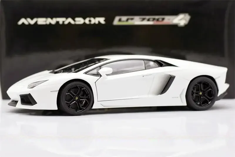 Autoart-1-18-Aventador-LP700-4-White-Alloy-Fully-Open-Simulation ...
