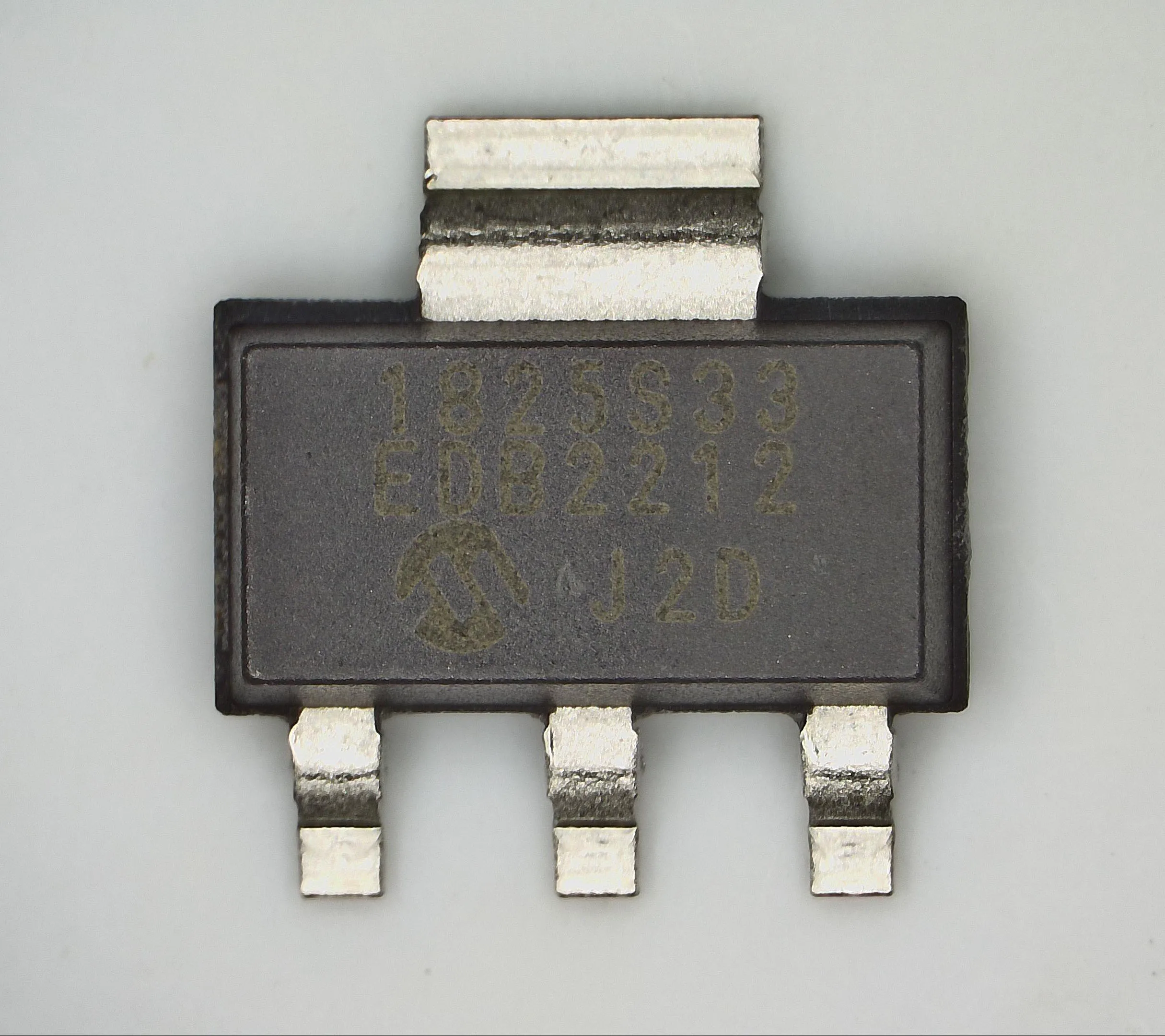 MCP1825S-3302E/DB 22 + IC REG LIN, 3,3 V, 500mA, SOT223-3, stock ...