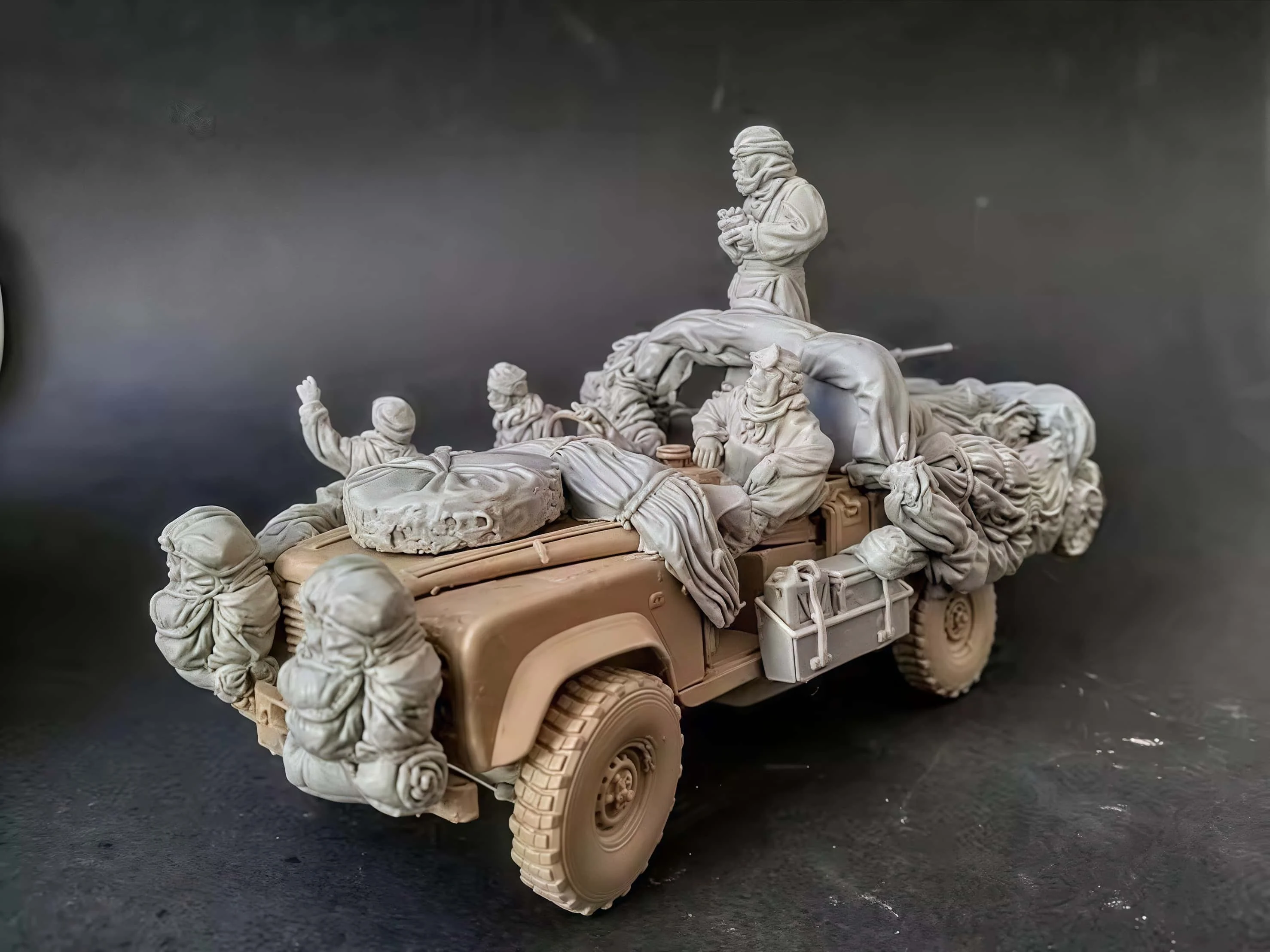 1/35 resin model GK, 5 soldiers (including equipment package but ...