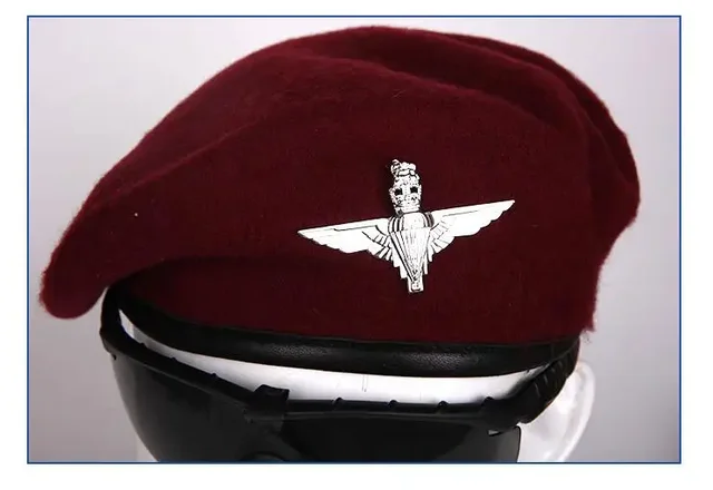 Boina Aerotransportada Do Exercito A Transferência Das Tropas