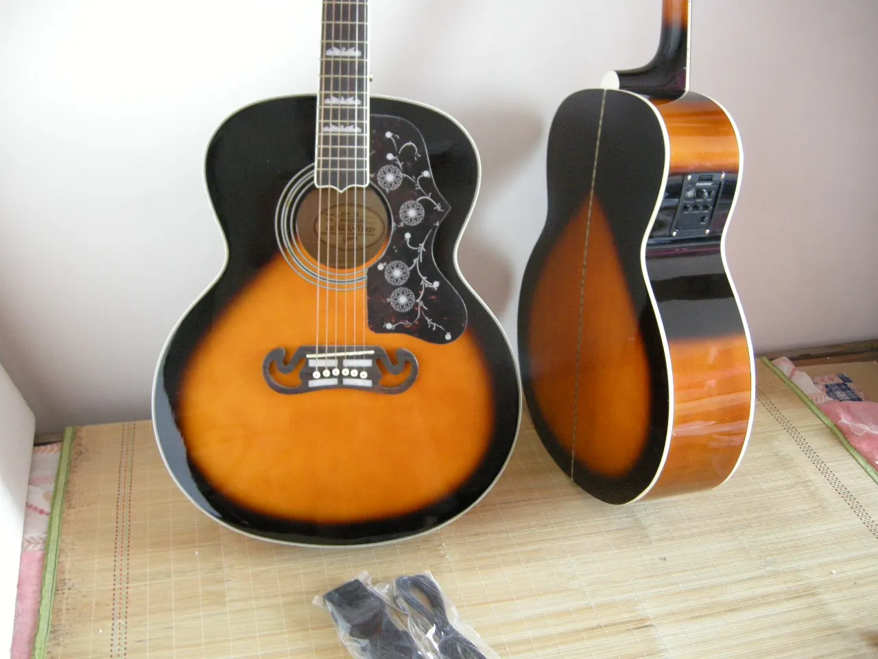 solid-spruce-top-jumbo-body-guitar-43-inches-sunburst-j200-acoustic-guitar-Electric-guitar-with ...