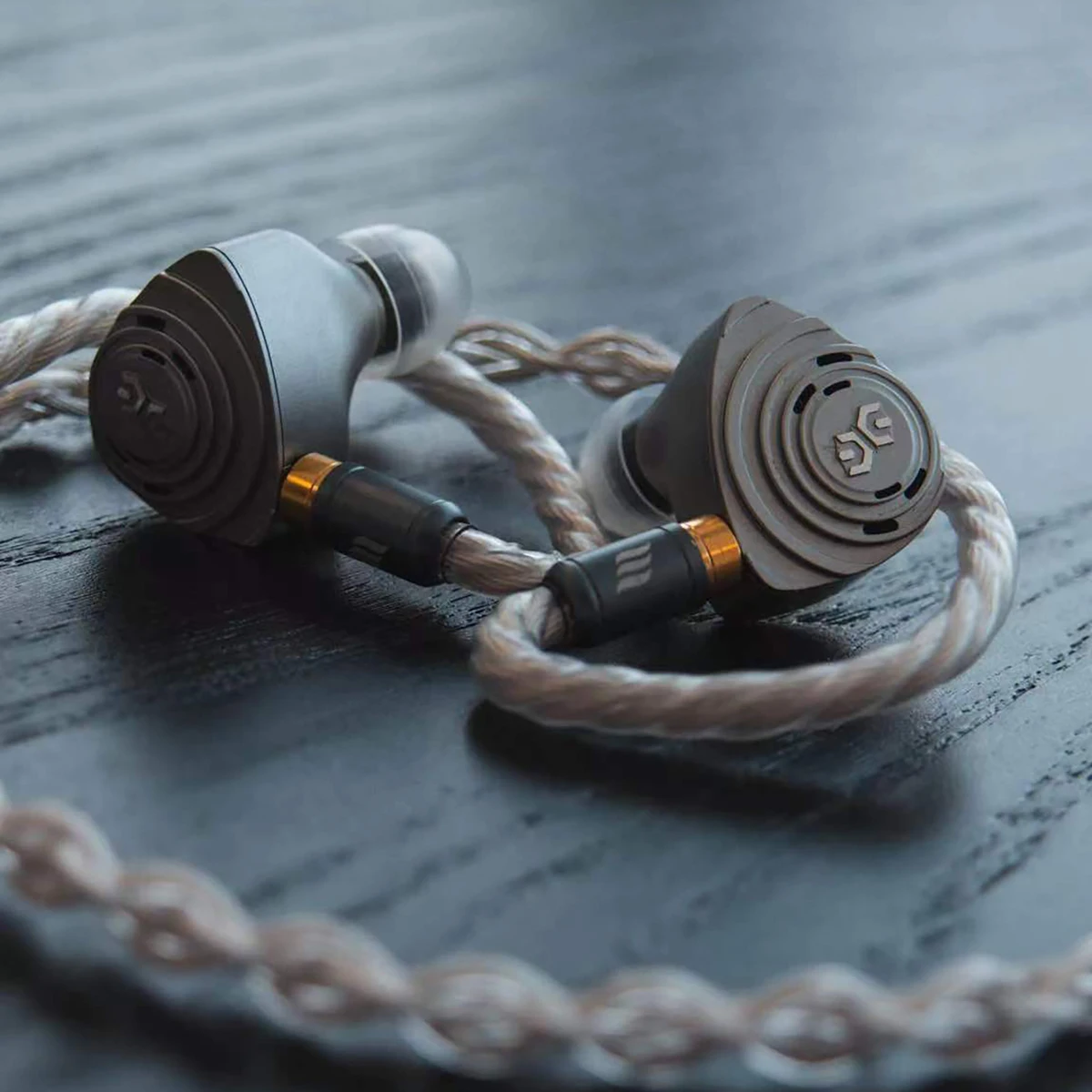 Elysian-Acoustic-Labs-Pilgrim-1-LSR-DD-3-Sonion-BA-Hybrid-Driver-fone ...