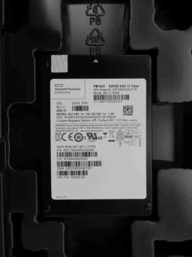 PM1643-920G-HPE-SAS-SSD-12G-s-MZILT920HAHQ-00AH9-ARFX0920S5xnFTRI-3P00.jpg
