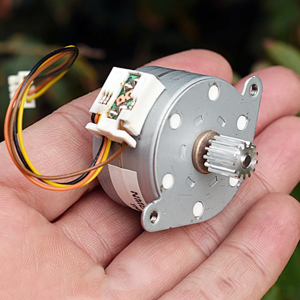 Mini-35MM-Stepper-Motor-DC6V-9-2-Ohms-7-5-Degree-Mini-2-phase-4-wire.jpg