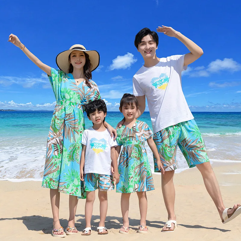 Family Matching Outfits Summer Beach Mother Daughter Dresses Dad Son T shirt Shorts Holiday ...