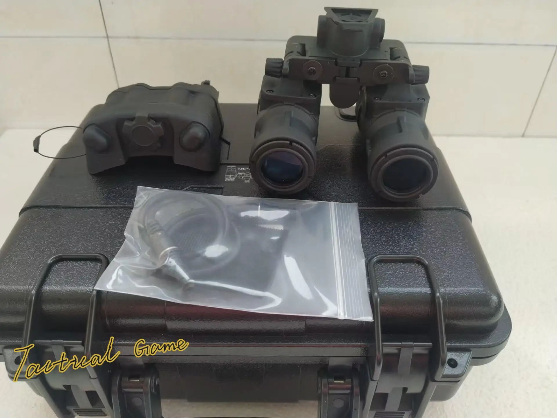 FMA-Tactical-ARROW-DYNAMIC-AN-PVS31-Helmet-Night-Vision-Goggle-NVG-Dummy-Model.jpg