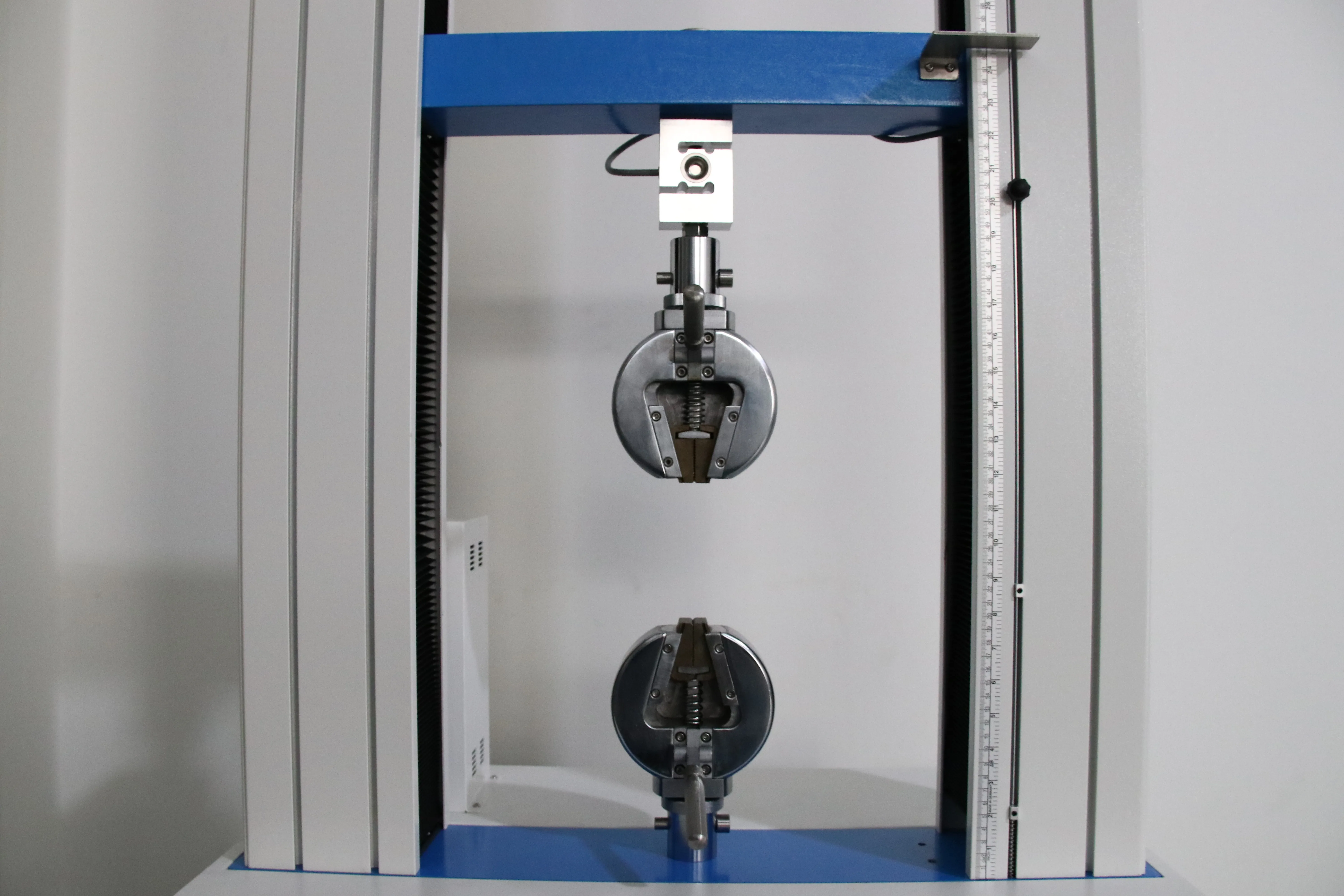 50KN Self-locking Wedge-shape Tensile Fixture with Flat Jaw 0-7mm