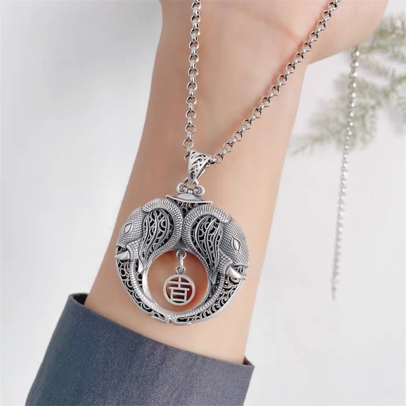 Vintage-Elephant-Pendant-For-Lady-Gift-Exquisite-Hollowed-Round-Buckle ...