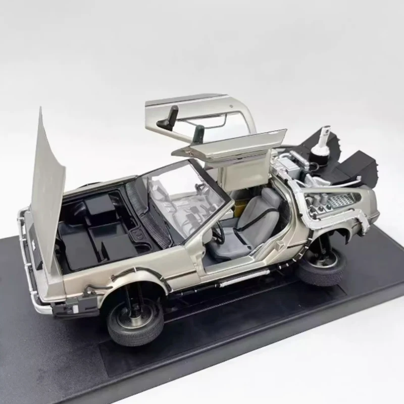 Sun Star 1:18 DeLorean DMC-12 Back to the Future Part II Flying Version ...