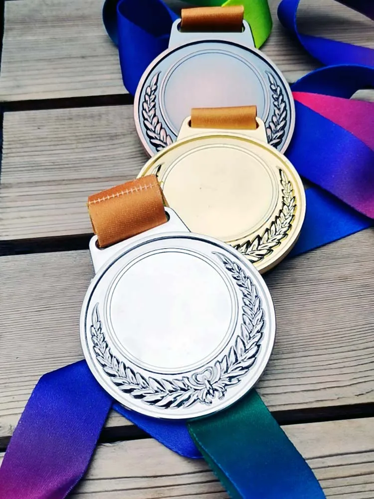 Both-sides-of-the-medallion-can-be-customized-for-the-school-games ...