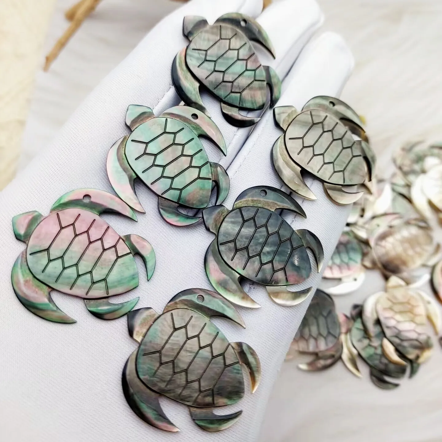 6pcs-Hawaii-Black-Mother-of-Pearl-Turtle-Charm-Hand-Carving-MOP-Shell ...