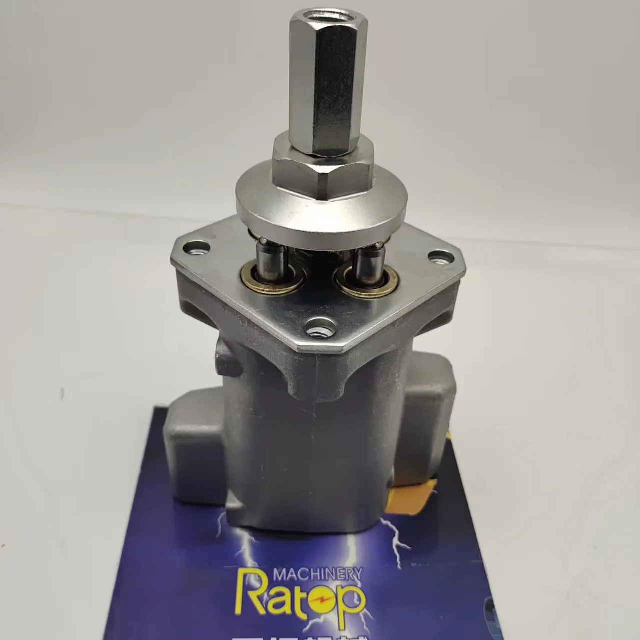 9239583-9257577-9195304-YB60000655-9193403-9234272-Joystick-Pilot-Valve ...