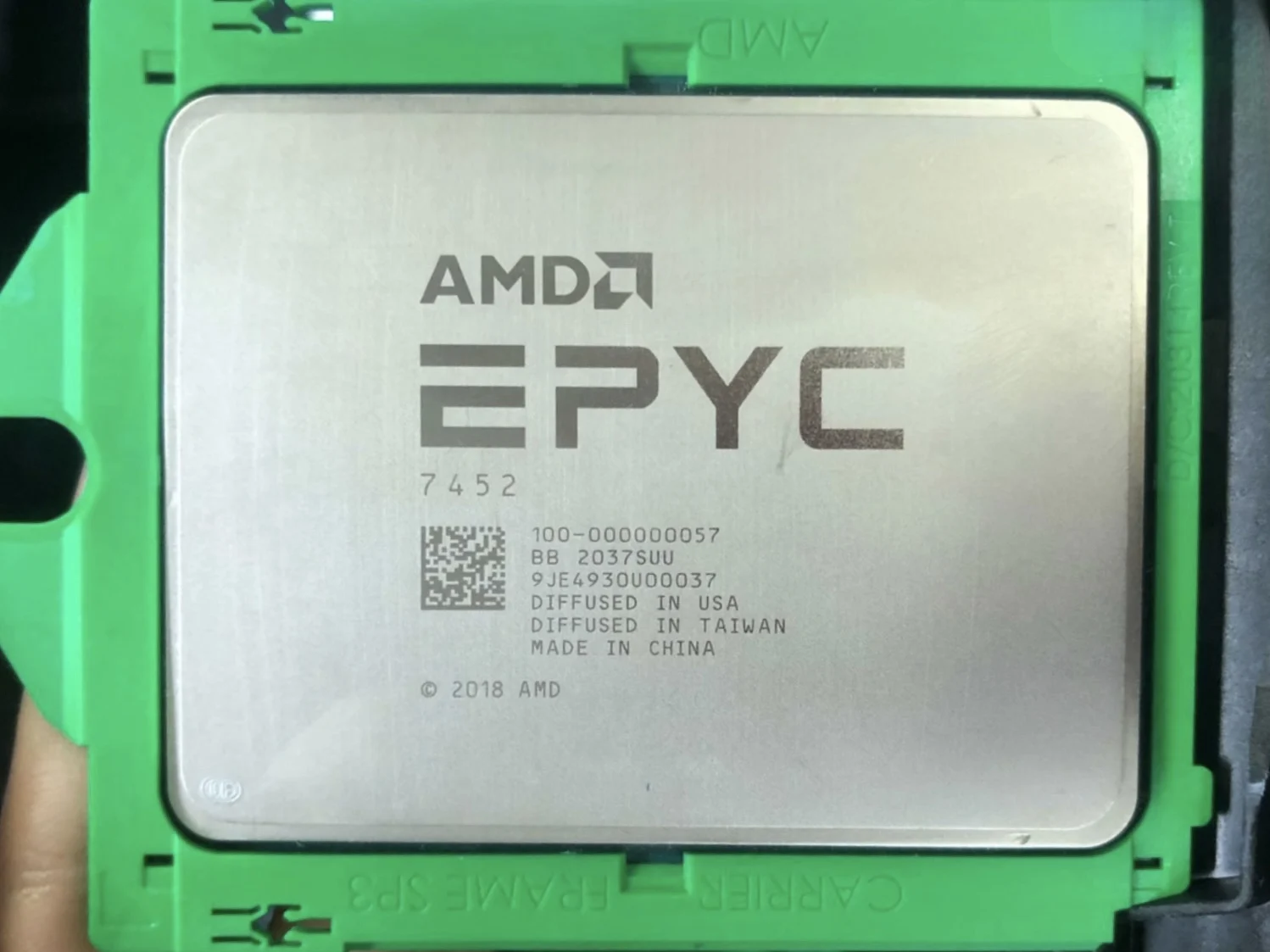 AMD-EPYC-7452-2-35Ghz-32-Core-64-Thread-L3-Cache-128MB-TDP-155W-SP3-Up.jpg