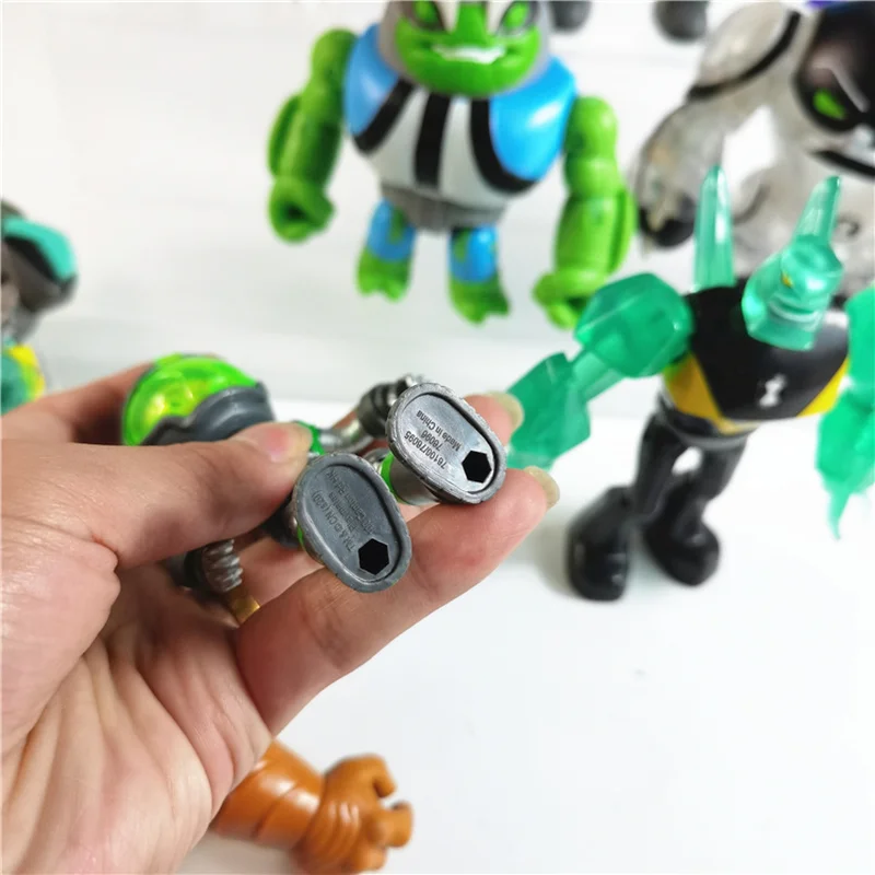 Ben 10 Benwolf Toy