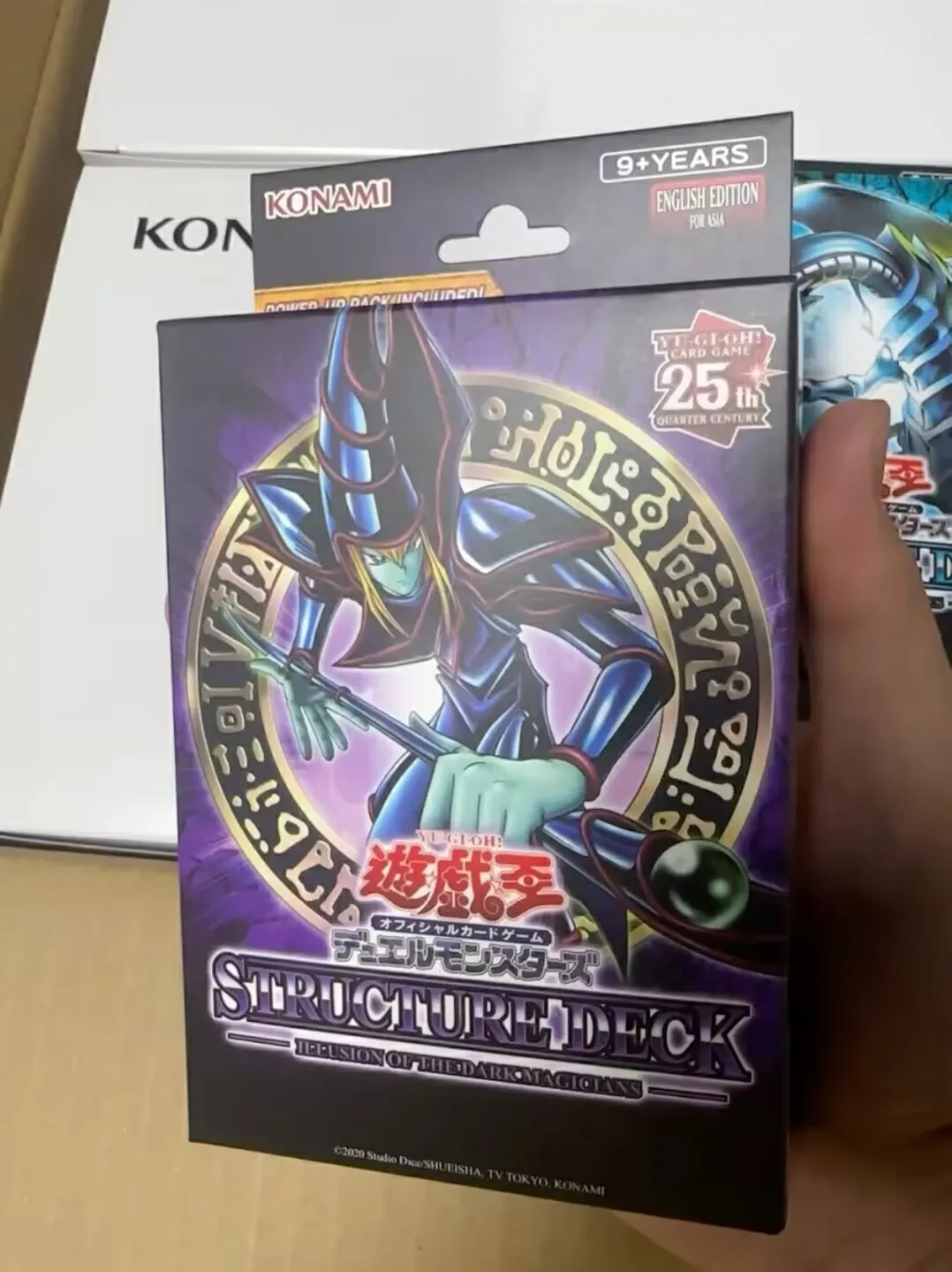 YUGIOH-ILLUSION-OF-THE-DARK-MAGICIANS-ASIA-ENGLISH-EDITION-STRUCTURE-DECK-SEALED-COLLECTION-BOX.jpg