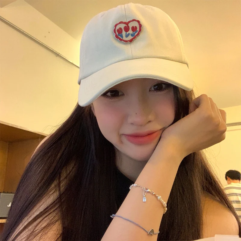 Cute Relationship Pictures With Snapbacks