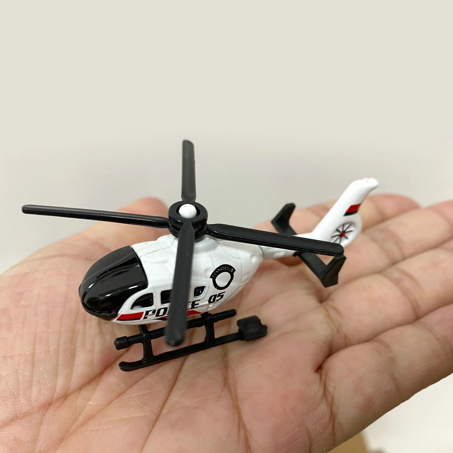 New-Children-s-Helicopter-Toy-Alloy-Aircraft-Model-Military-Ornaments ...