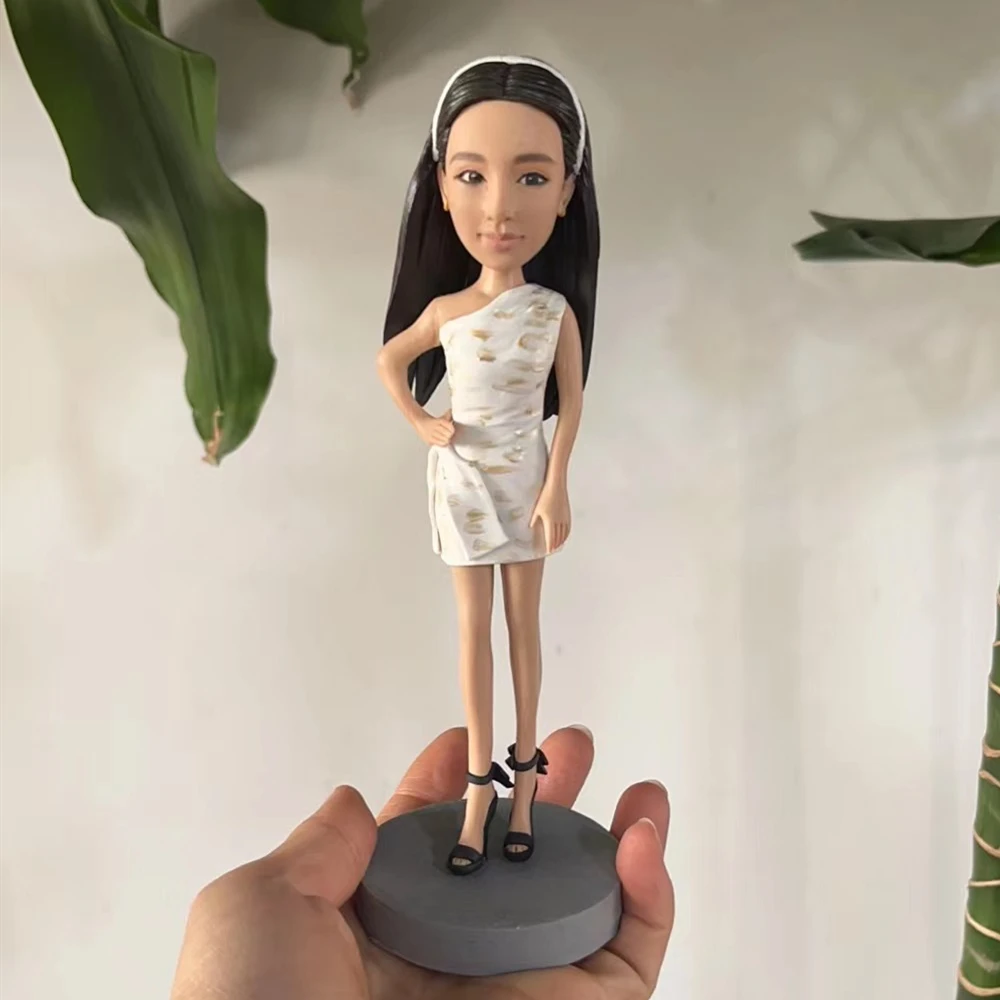Fashion-Forward-Memories-Custom-Made-Female-Bobblehead-Dolls-in-Trendy ...