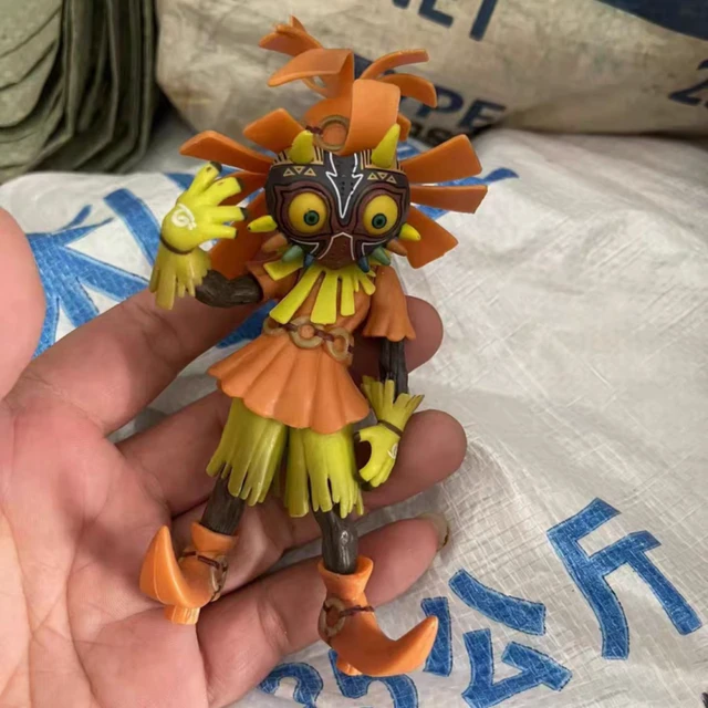 Majoras Mask Link Statue