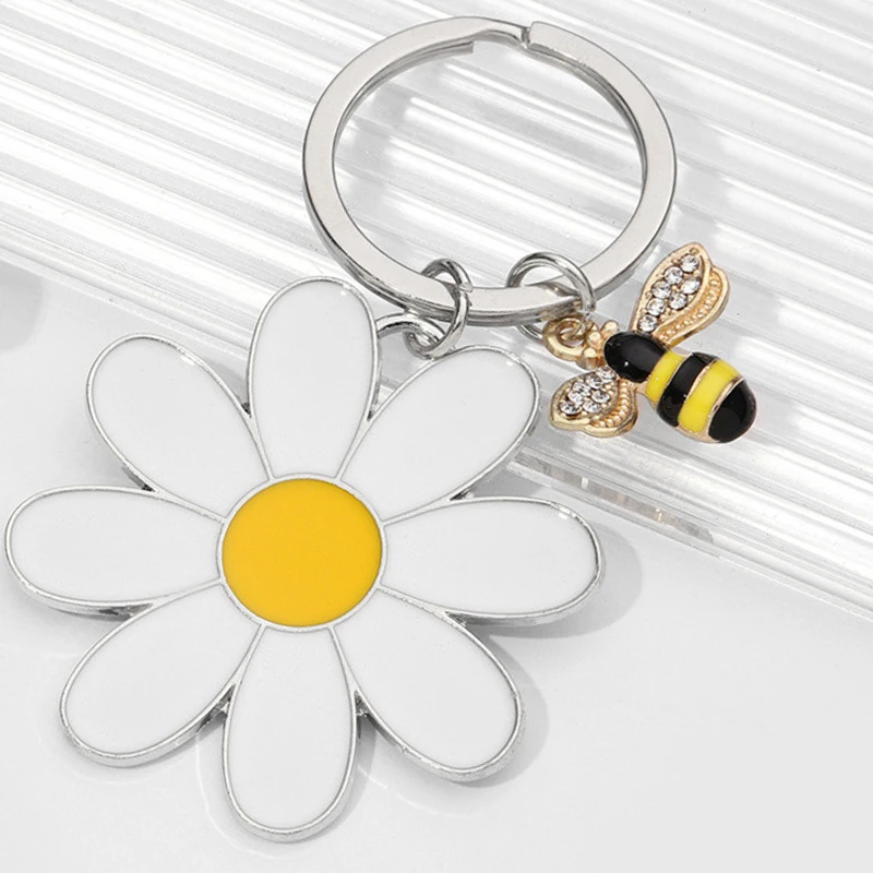 Cute White Daisy Keychain Enamel Crystal Bee Metal Keychains Pendant ...