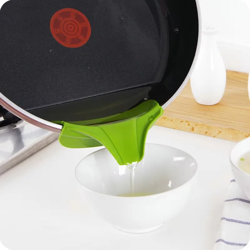 Creative Anti-spill Silicone Slip on Pour Soup Spout Funnel for Pots ...