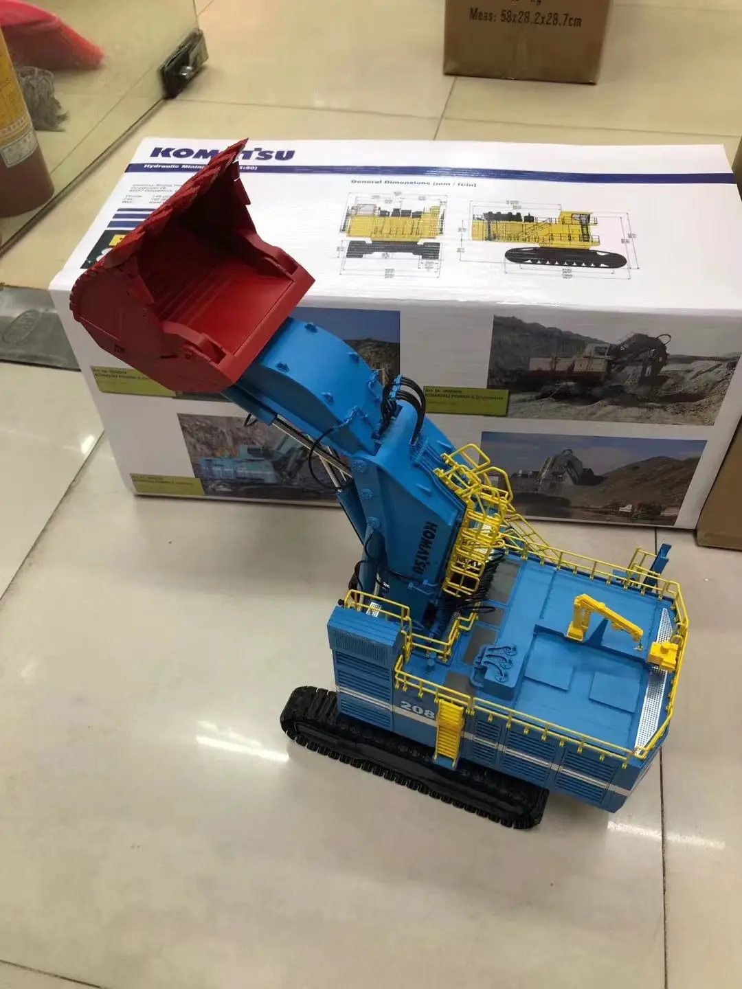 BYMO-PC8000-6-Shovel-Cerrejon-Hydraulic-Mining-Excavator-1-50-New-in-Box.jpg