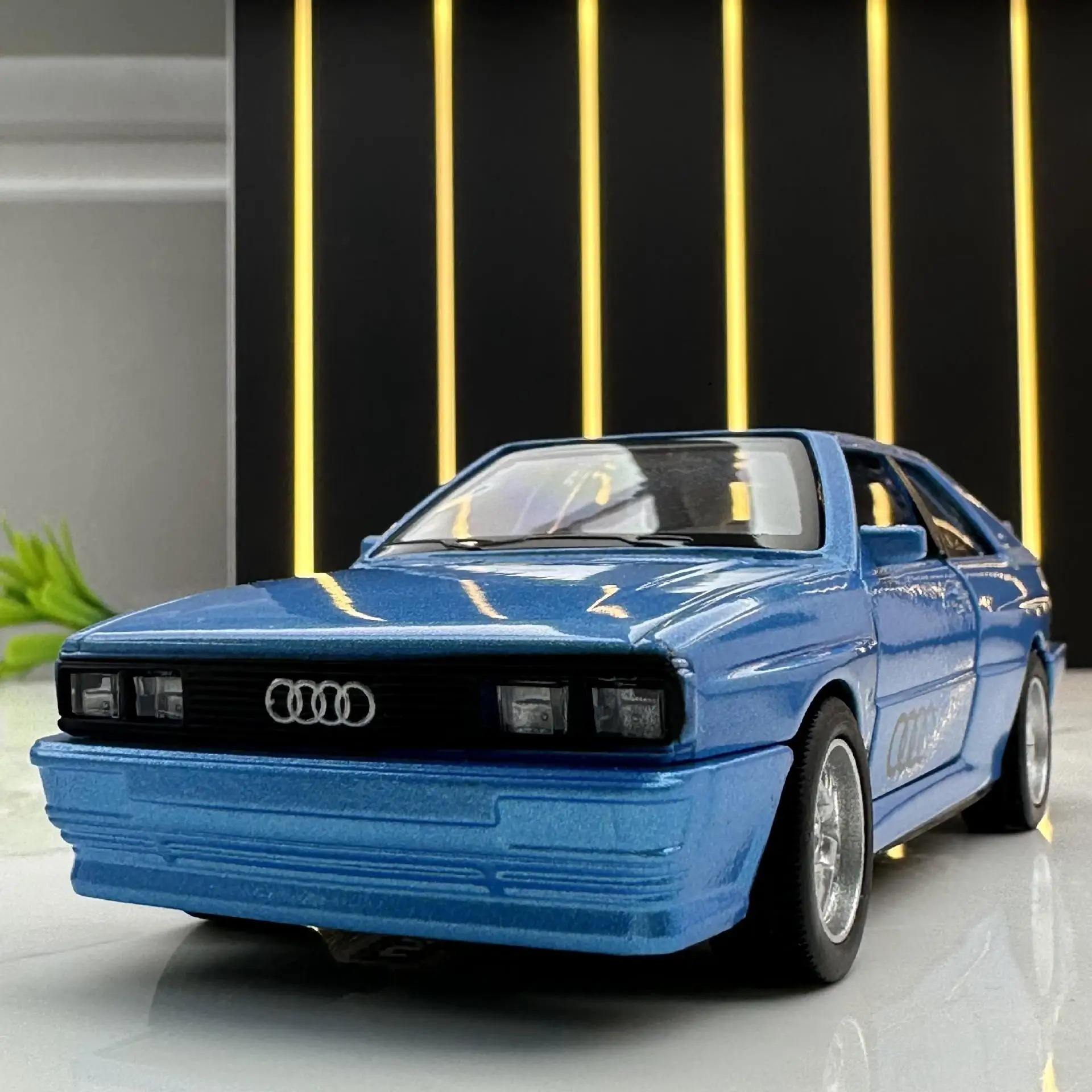 1-36-audi-quattro-1980-Legierung-Automodelle-Spielzeug-Druckguss ...