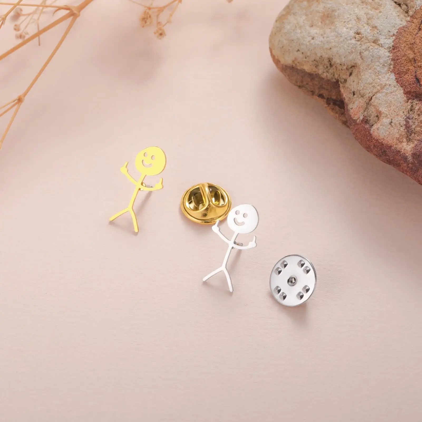 Dreamtime Smiley Face Figurine Sign Language Brooch pins for Women Men ...