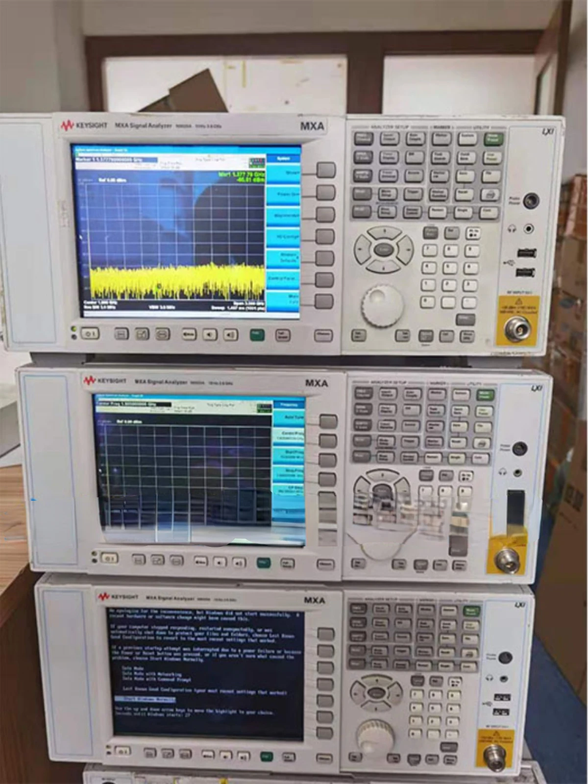 Agilent-Keysight-Spectrum-Analyzer-N9020a-Mxa.jpg