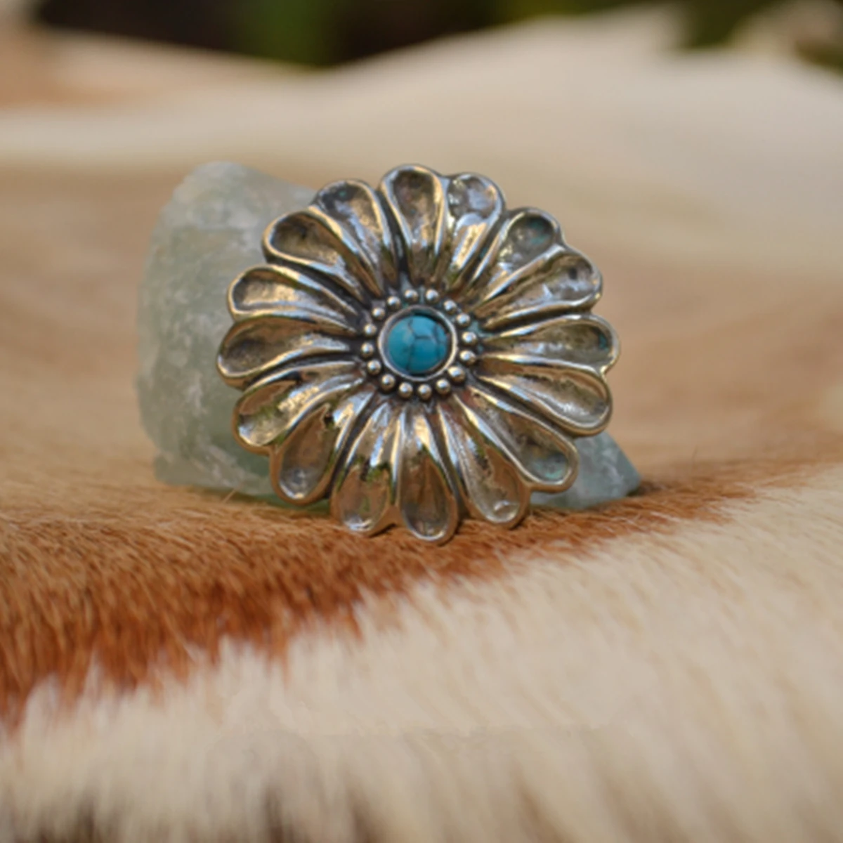 Turquoise-Flower-Daisy-Concho-Gorgeous-Conchos-For-Leather.jpg