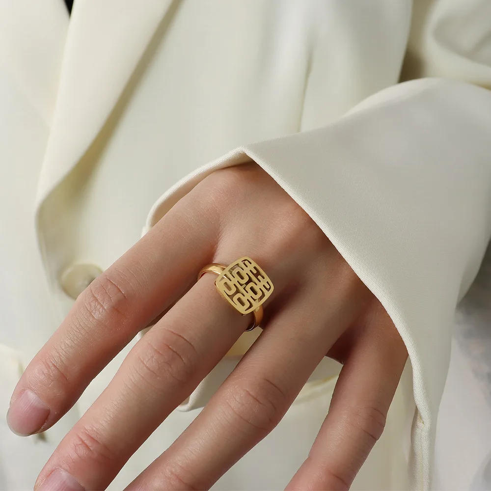 Chinese Wedding Ring Finger