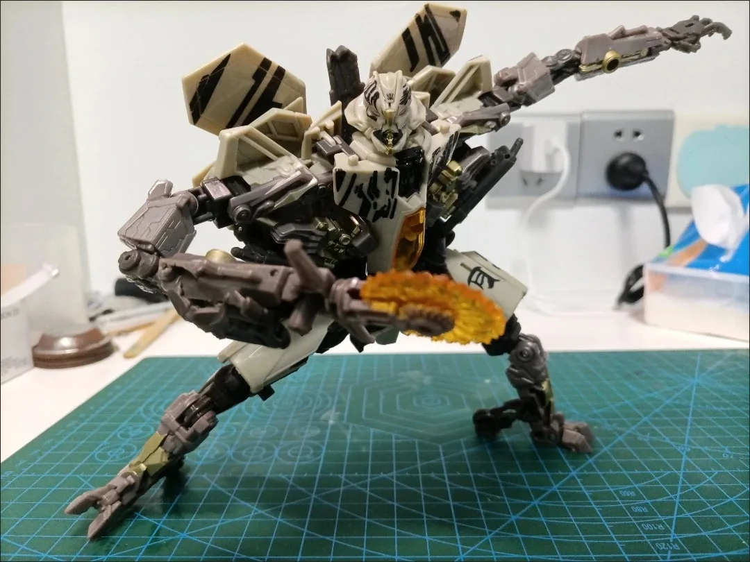 Spot Hasbro Transformation Toy SS21 Starscream Cybertron Star Pattern ...