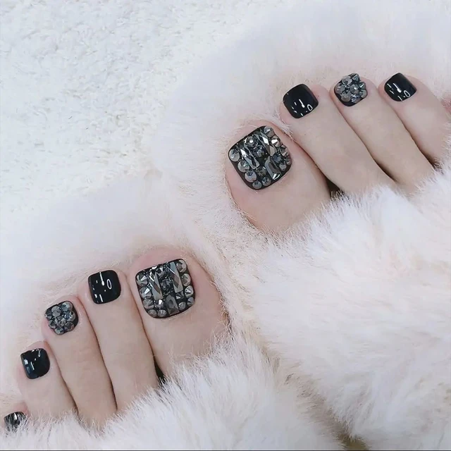 Gothic Toe Nail Designs