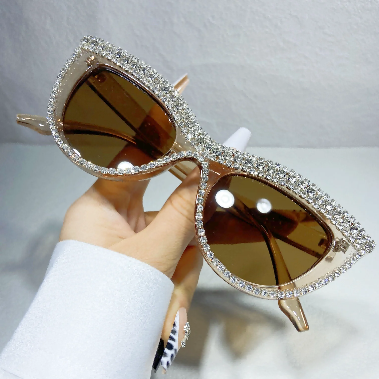culos-de-sol-triangular-Cat-Eye-para-mulheres-moda-Bling-strass-UV400-Eyewear-discoteca-feminina.png