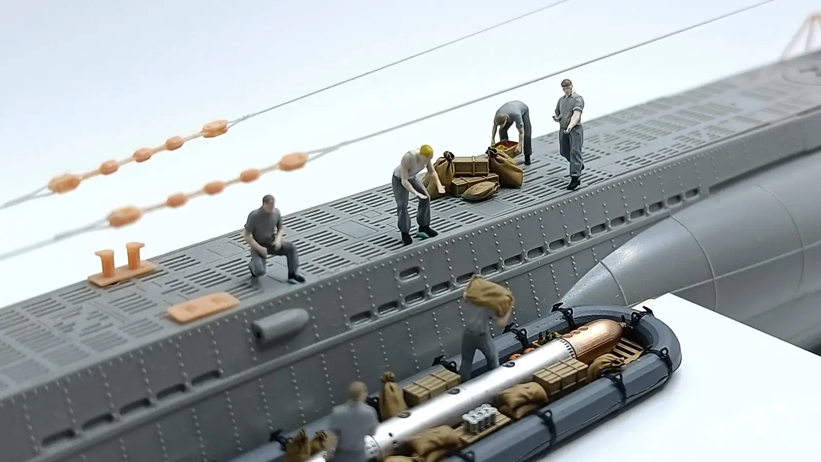 YZM-Model-YM042-1-144-UBOAT-VIIC-sea-supply-rubber-boat-supply-scenario.jpg