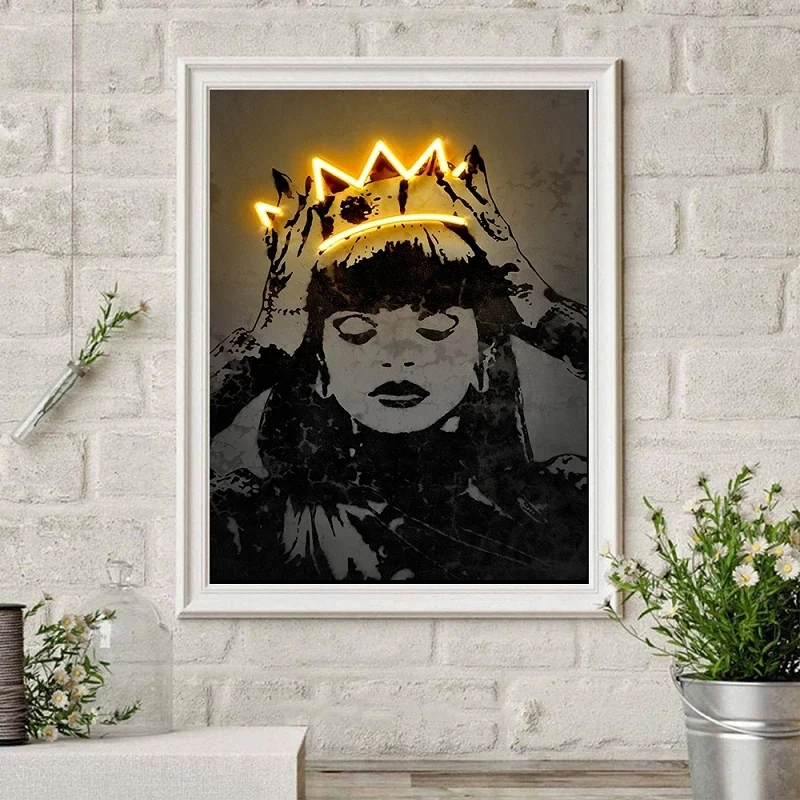 Graffiti Queen Crown