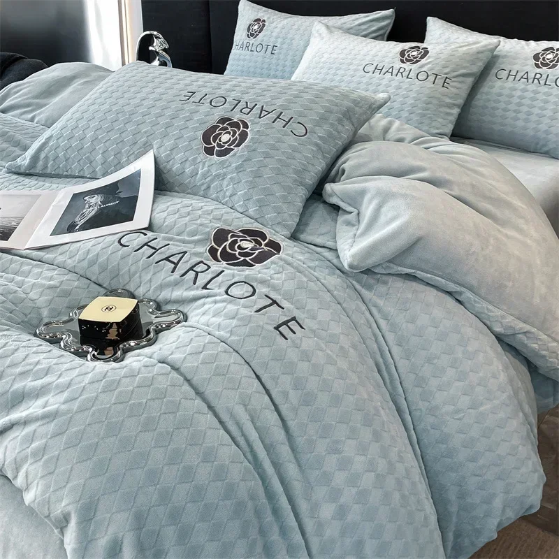 Thickened-milk-plush-four-piece-bed-set-for-winter-light-luxury-high-end-bedding-suede-sheets.jpg