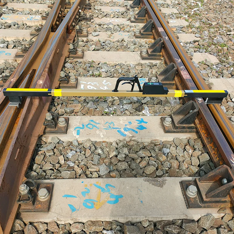 Digital-track-gauge-for-railway-track-measuring-equipment.jpg