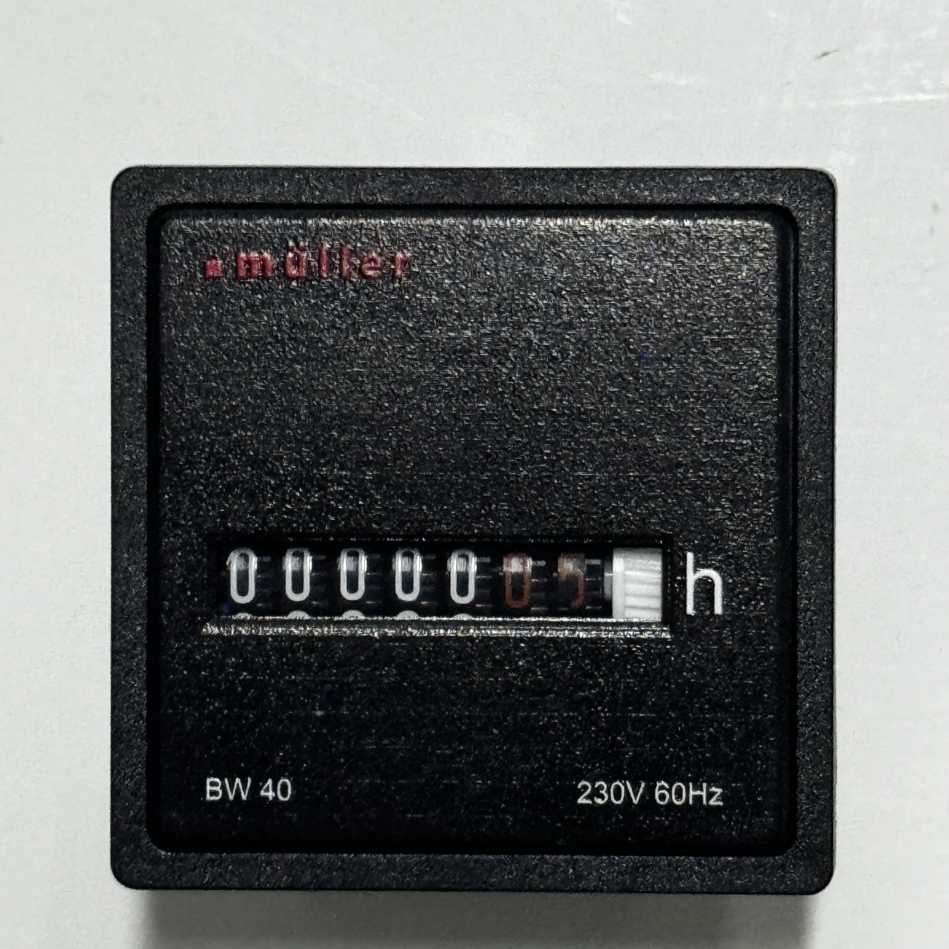 Muller-BW40-X8-Running-Hour-Meter-230V-60Hz.jpg