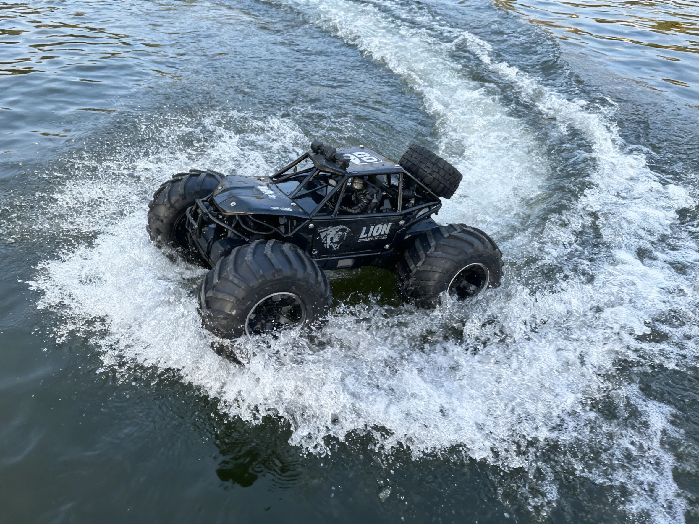 Ultimate Gift 4WD Amphibious RC Car Boat Drives on Land Water APP ...