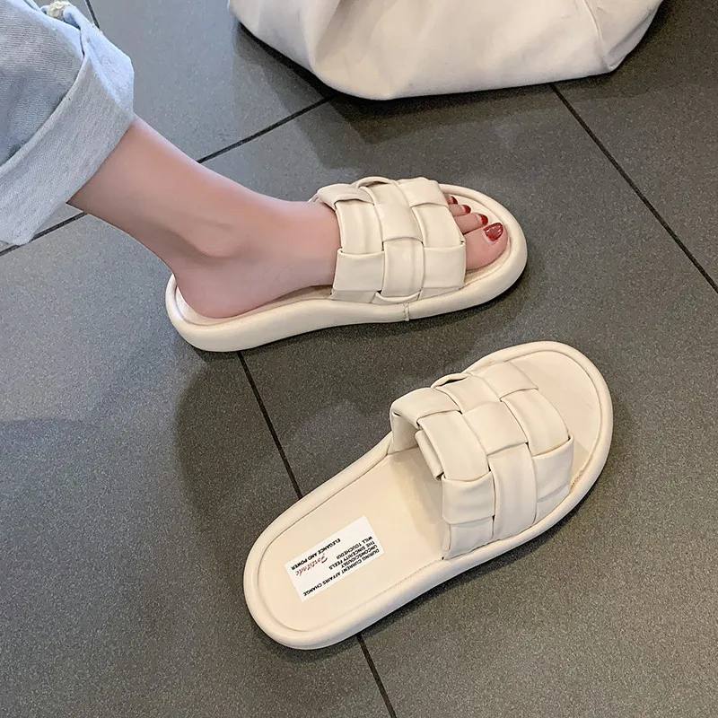 두꺼운 밑창 샌들 여성용 여름 아우터 웨어 새로운 온라인 연예인 다목적 패션 데일리 샌들 편안한 슬리퍼 2023